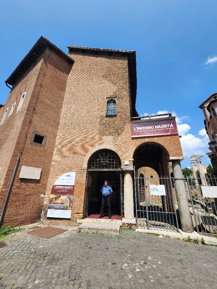 Exploring the Culture, Cuisine, & History of the Jewish Ghetto Rome ...